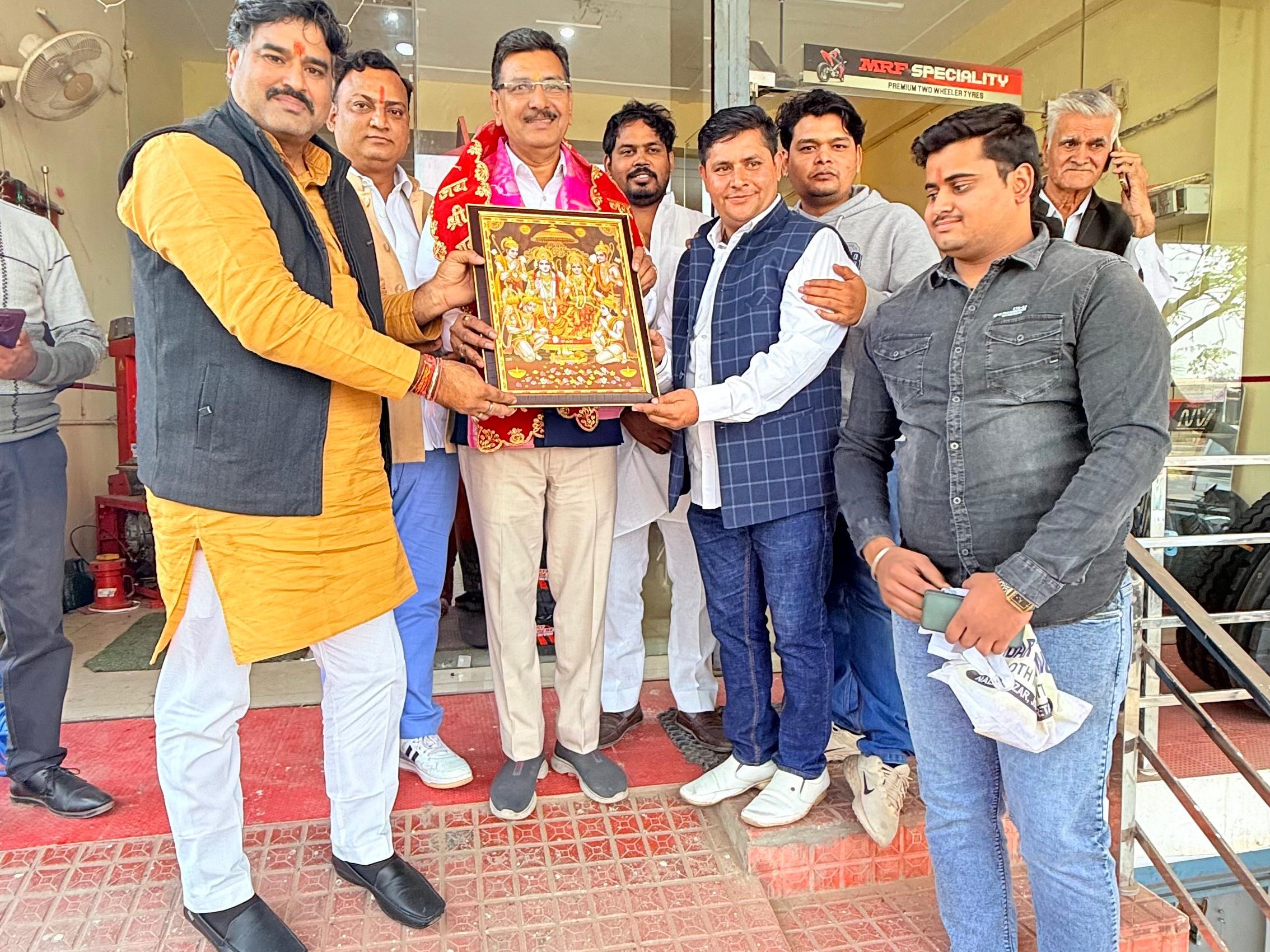 Advocates protest against Tehsildar in Jalesar | जलेसर में तहसीलदार के ...