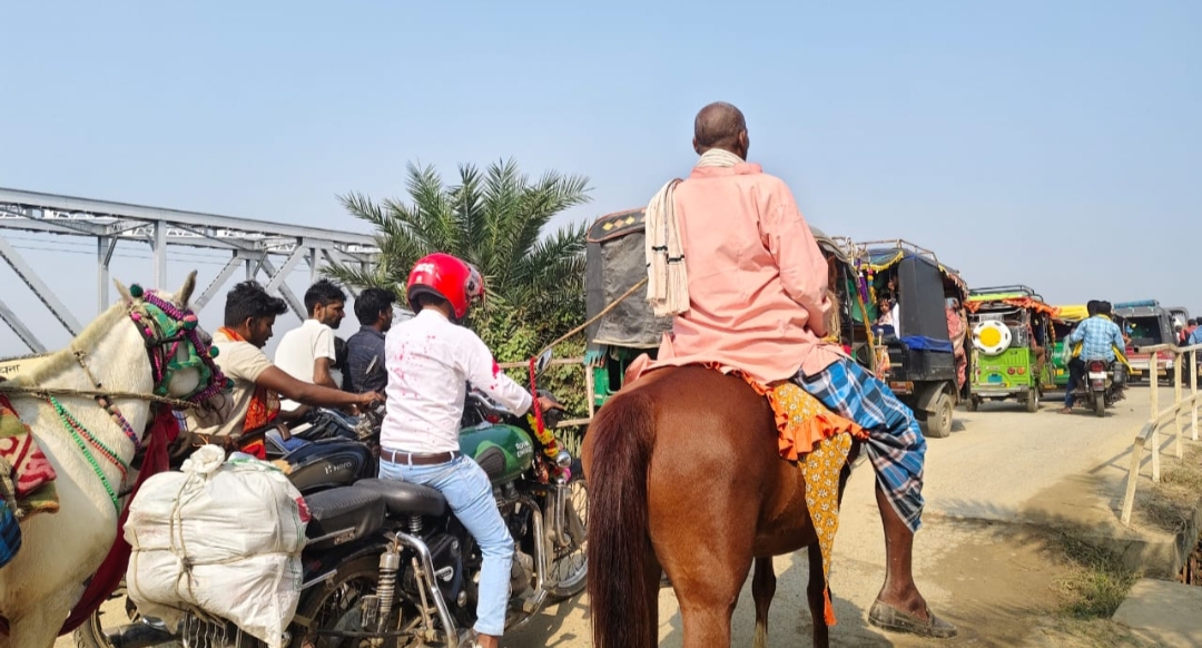 The main road leading to Mata Katyayani temple was crowded and traffic ...