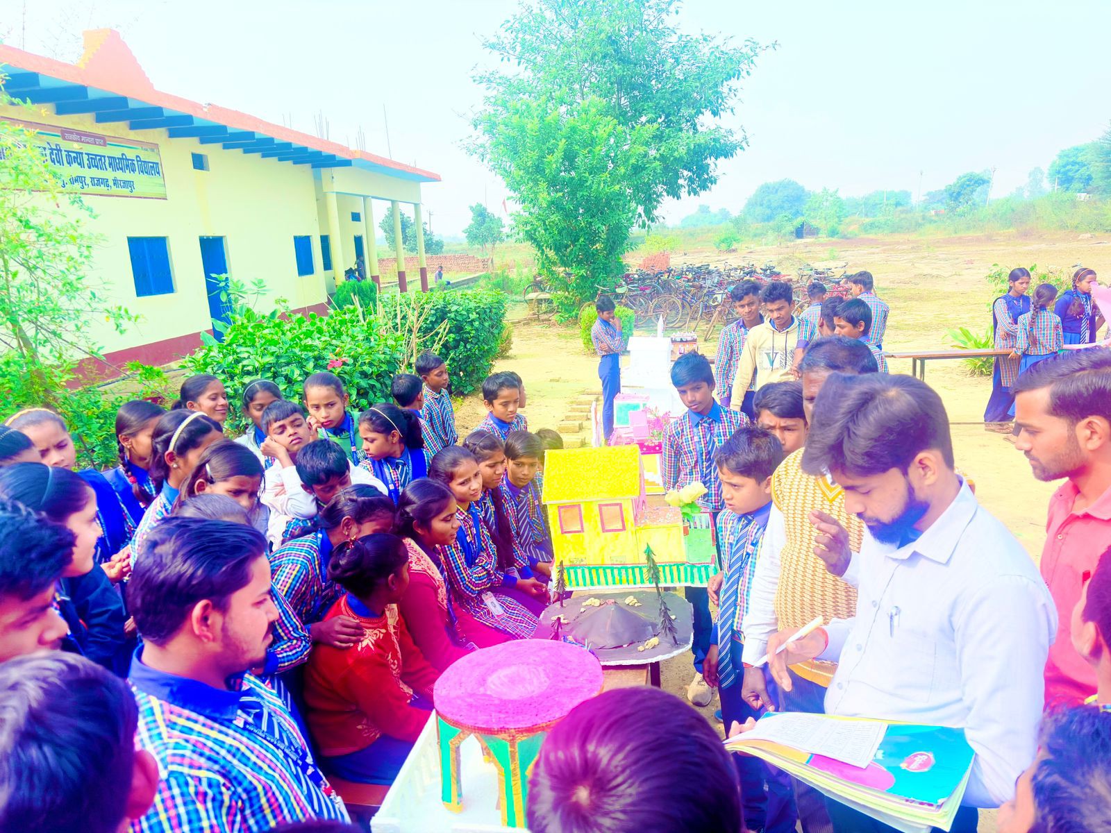 Students presented models at the science exhibition | छात्रों ने ...