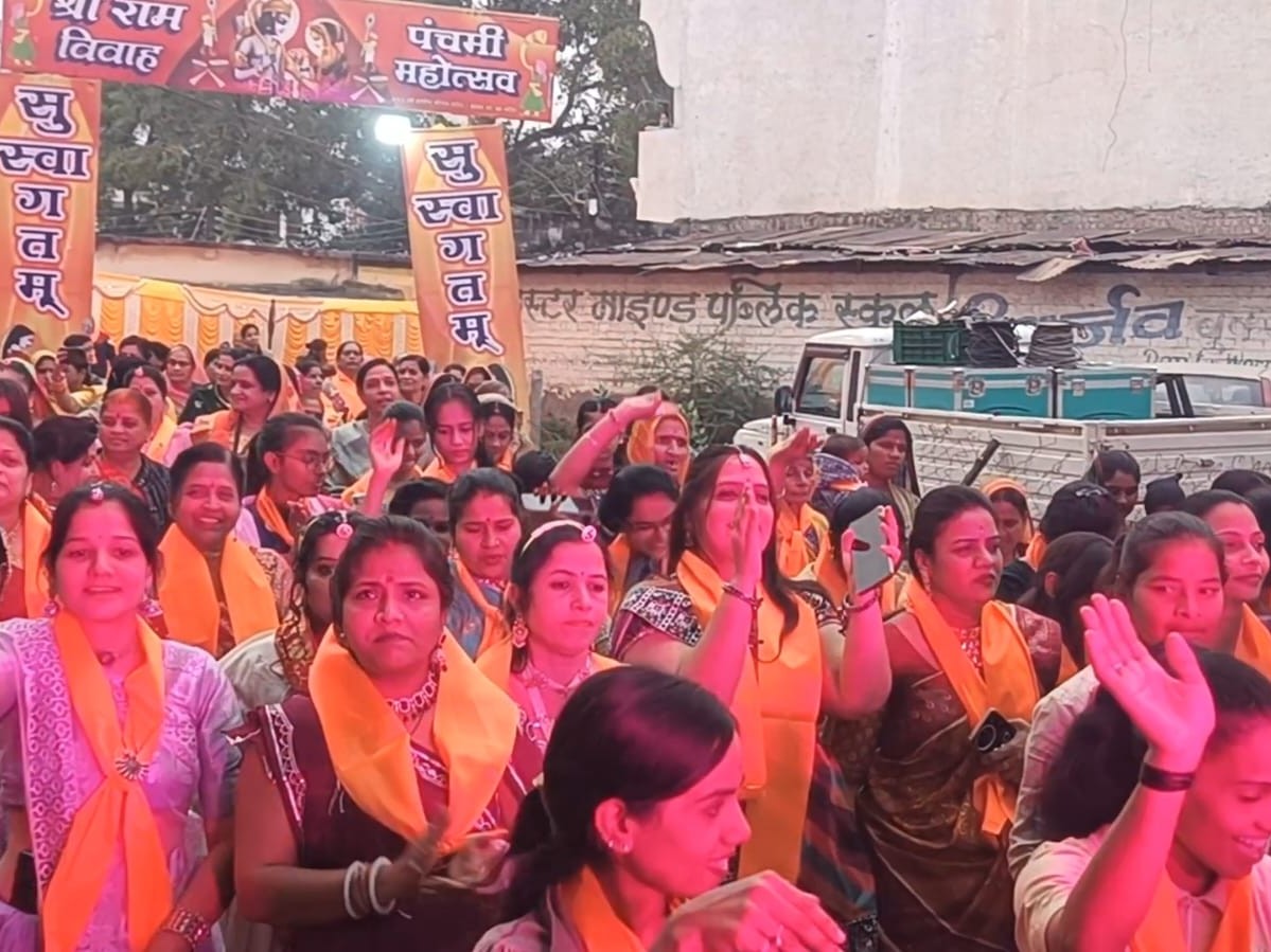 Ram-Janaki marriage took place in the ancient temple of Shajapur | शाजापुर के प्राचीन मंदिर में ...