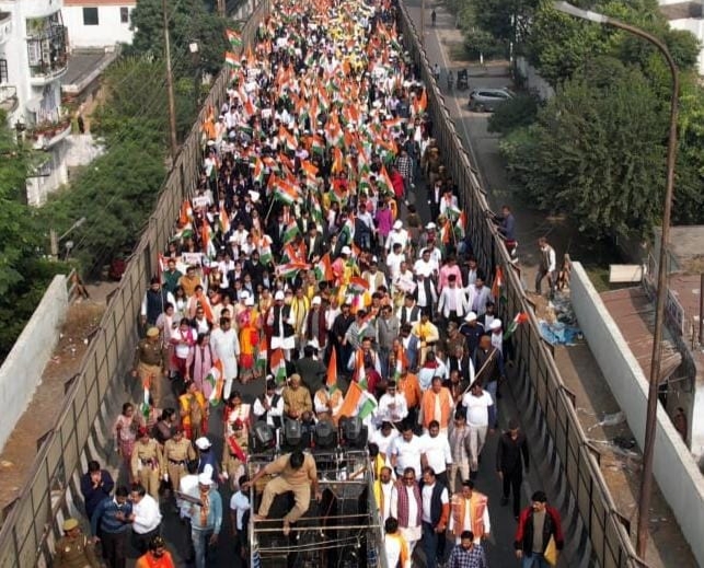 'Ekta Yatra' started in Lucknow
