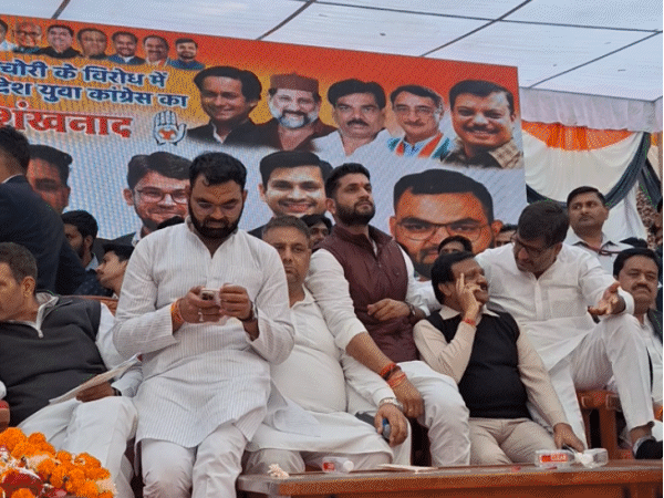 MP Politics Dhirendra BJP Congress CM Mohan Yadav Narendra Singh Tomer ...