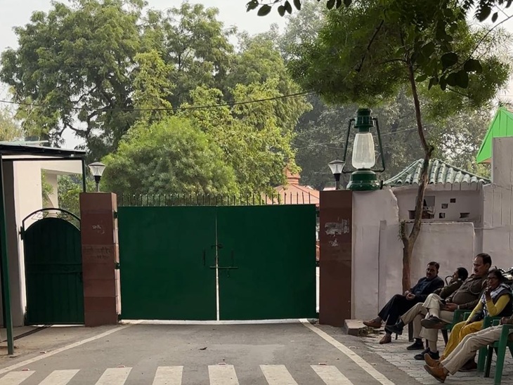 Lalu sent Ramvilas to Rajya Sabha to save bungalow; Rabri unlikely to ...