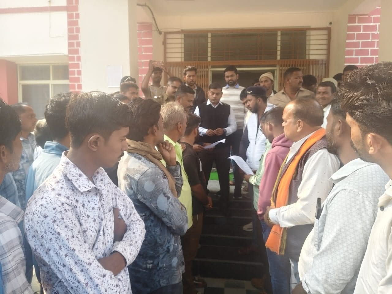 Three girls missing in Garoth, two found | गरोठ में तीन लड़कियां लापता ...