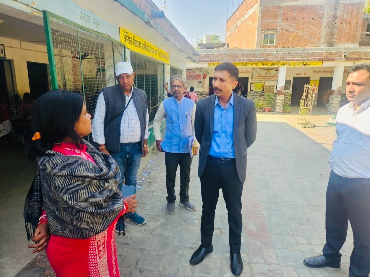 Lucknow DM surprise inspection regarding voter list revision BKT Lalkuwan
