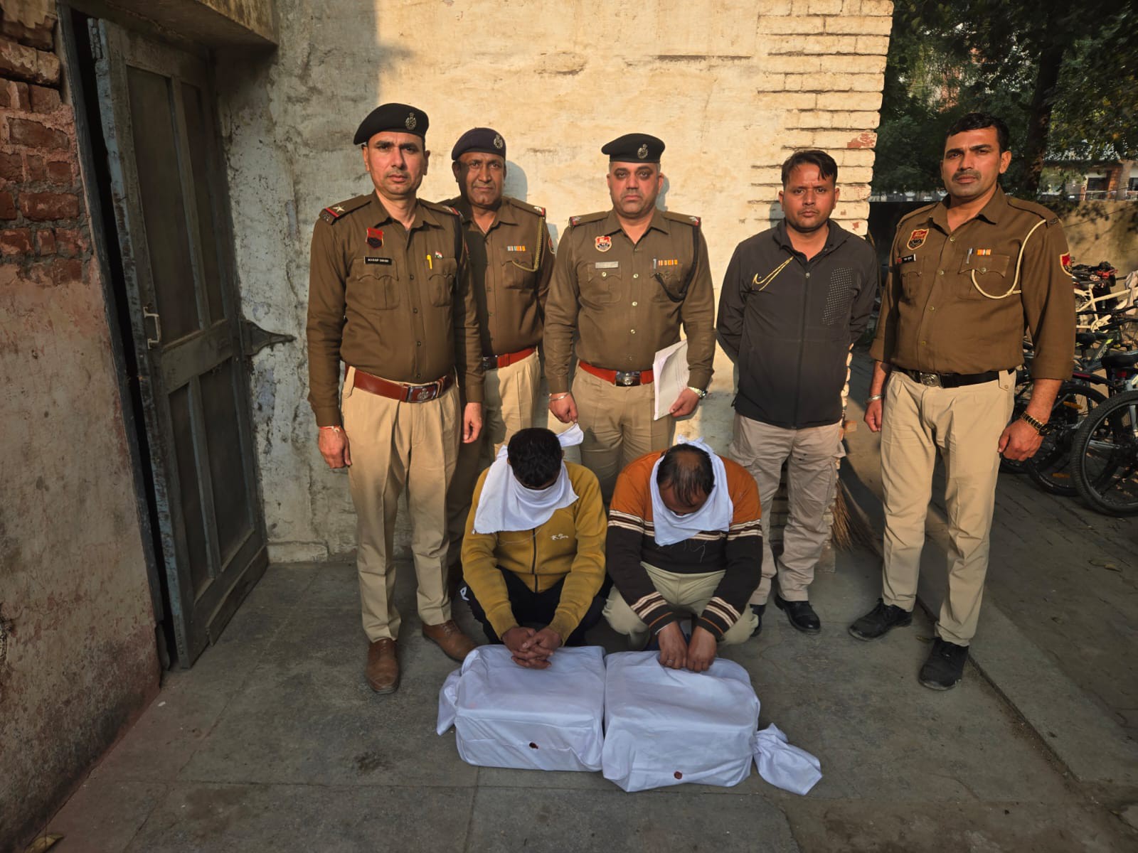 Hisar Police Crack ₹80 Lakh Theft; Two Arrested, Cash Recovered ...