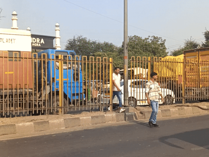 Agra Sikandra Police Station Highway Divider Cut Road Accident NHAI ...