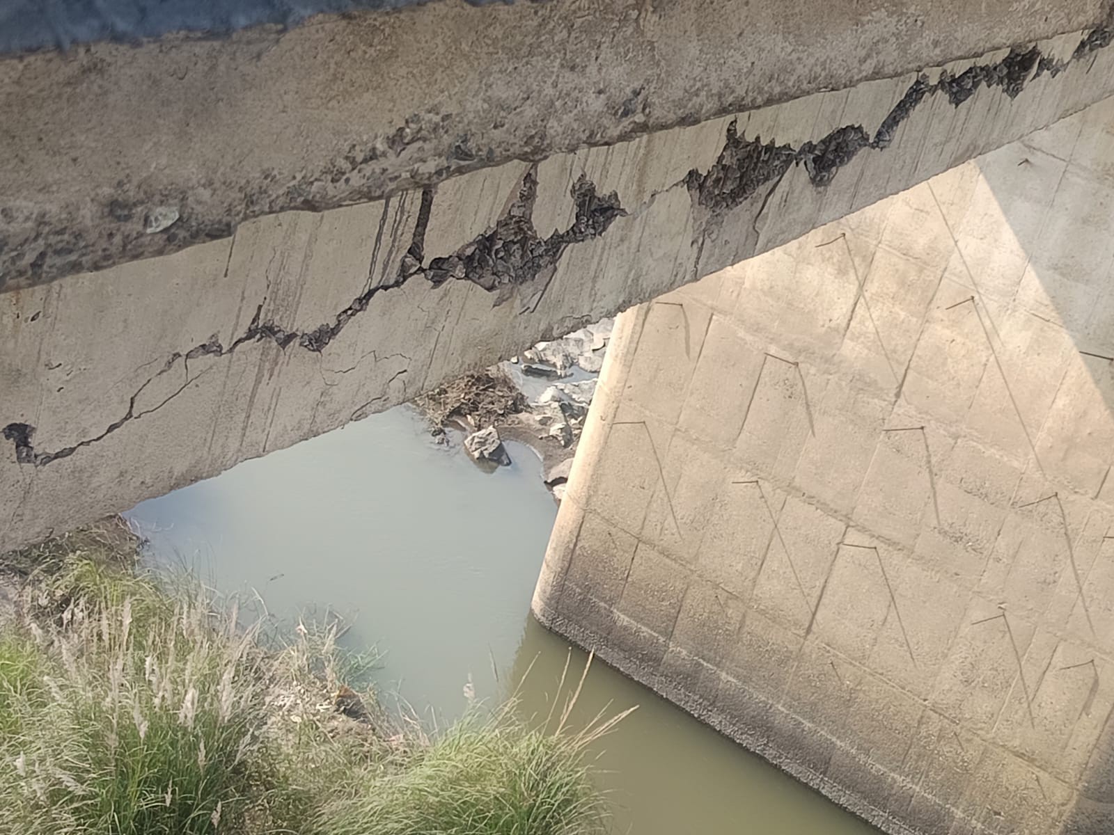 50-year-old Kudarmal Hasdeo bridge in Korba closed