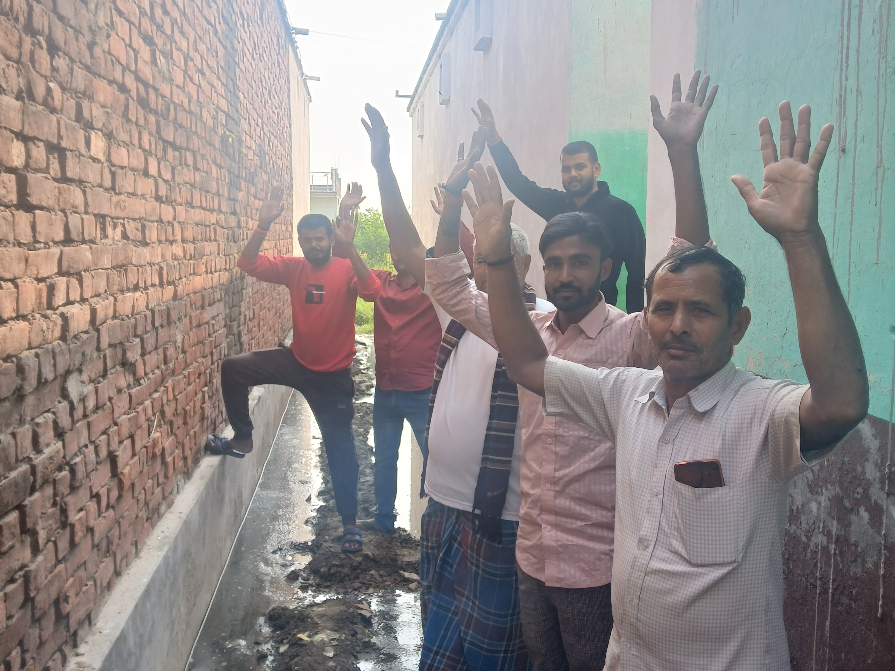 Demand for construction of drain in Silauta