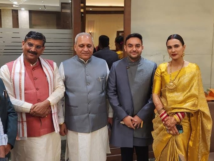 IPS and IAS officers marry after meeting in training; Both secured top ranks in UPSC and come ...