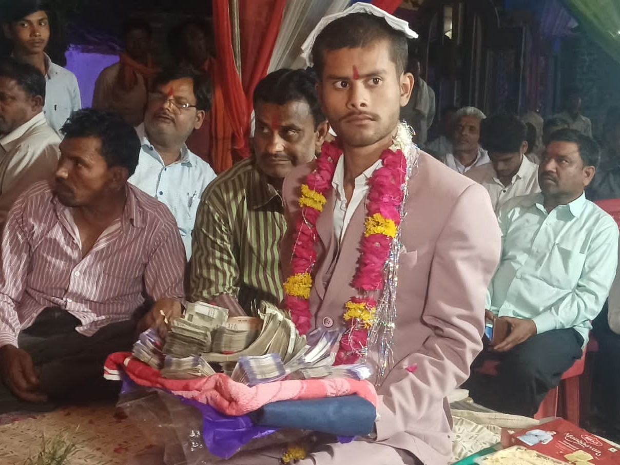 Chhatarpur Dowry Harassment; Groom Vs Bride Family | Highway Protest