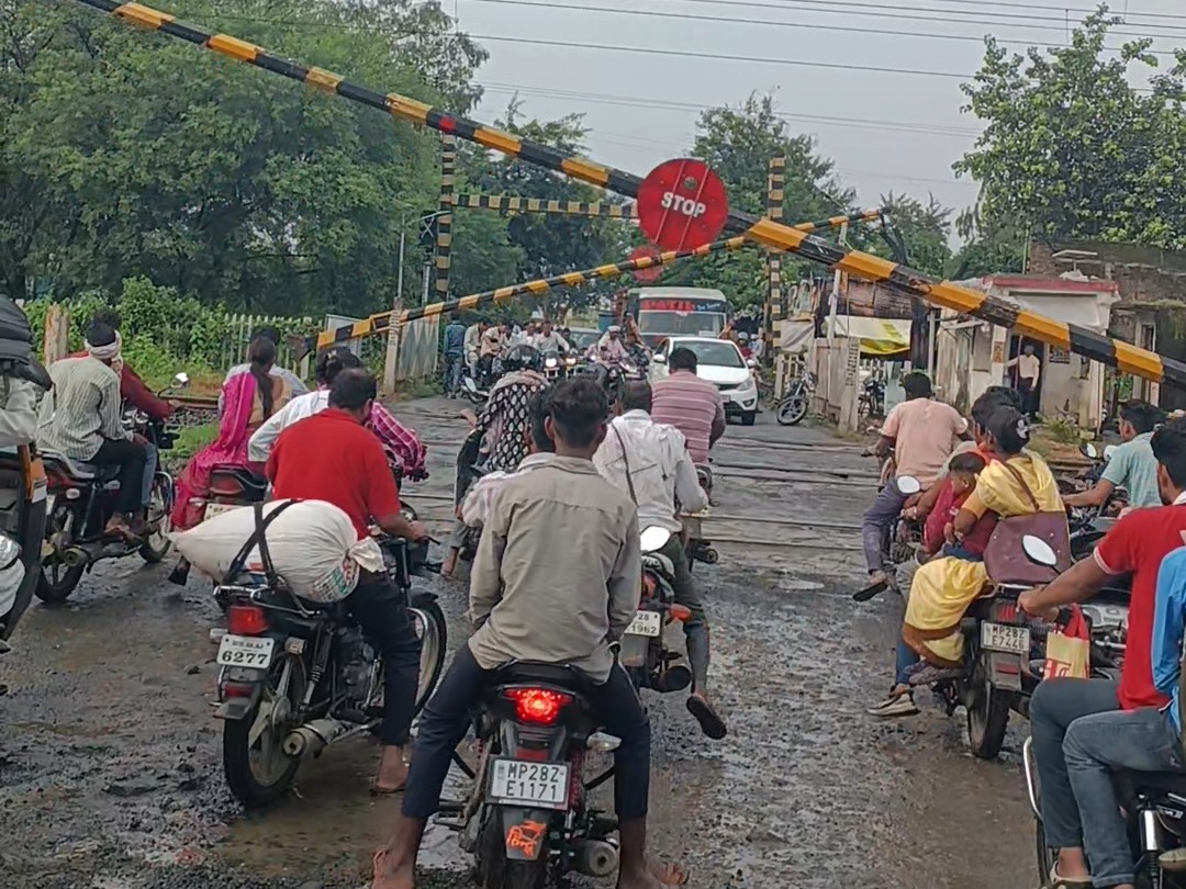 A new overbridge will be constructed at Varud railway crossing.