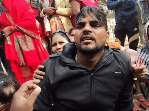 The father's funeral pyre was burning, and a son was born in Lucknow