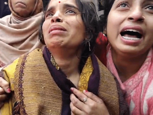 The father's funeral pyre was burning, and a son was born in Lucknow ...