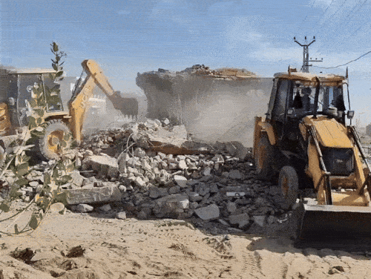 Hotels and shops built on forest department land demolished