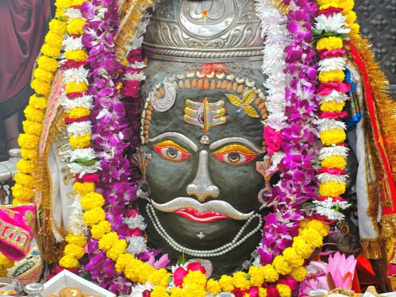 Baba Mahakal's kingly appearance was adorned by offering silver Tripund ...
