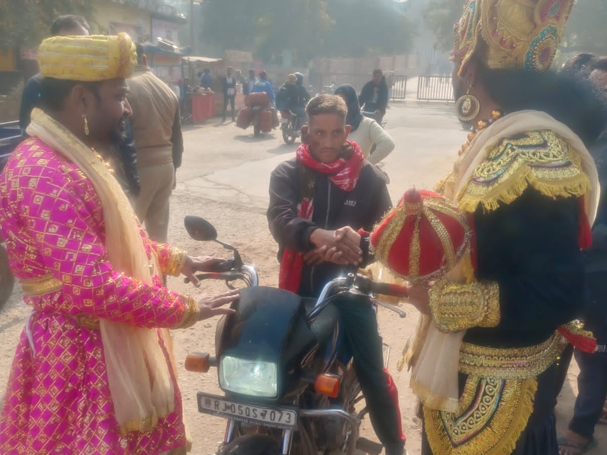 Yamraj-Chitragupta taught the lesson of road safety in Deeg Rajasthan