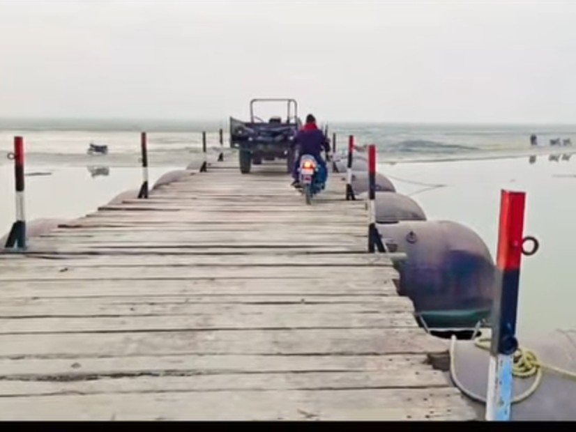 Pipa bridge started at Pachpedi Ghat