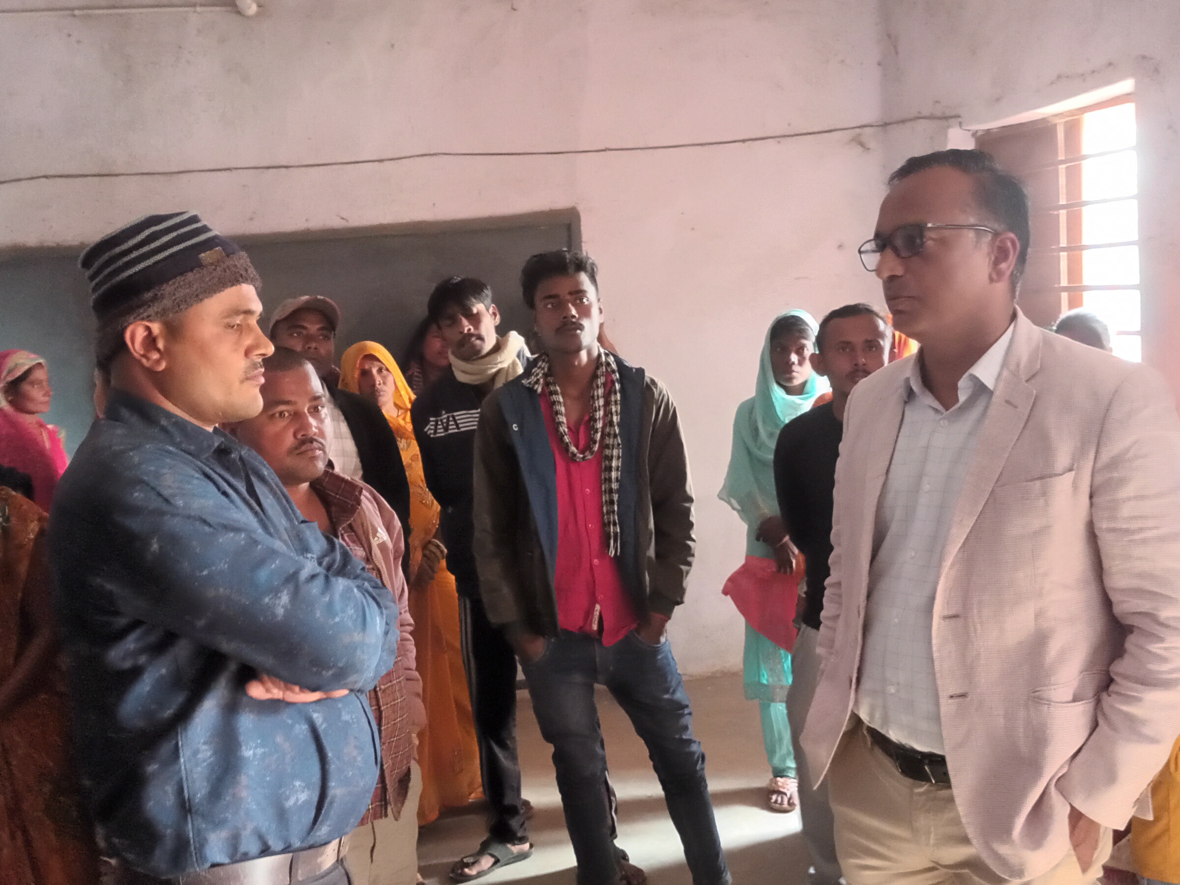 BDO made a surprise inspection of the Aadhaar center in Choraut ...