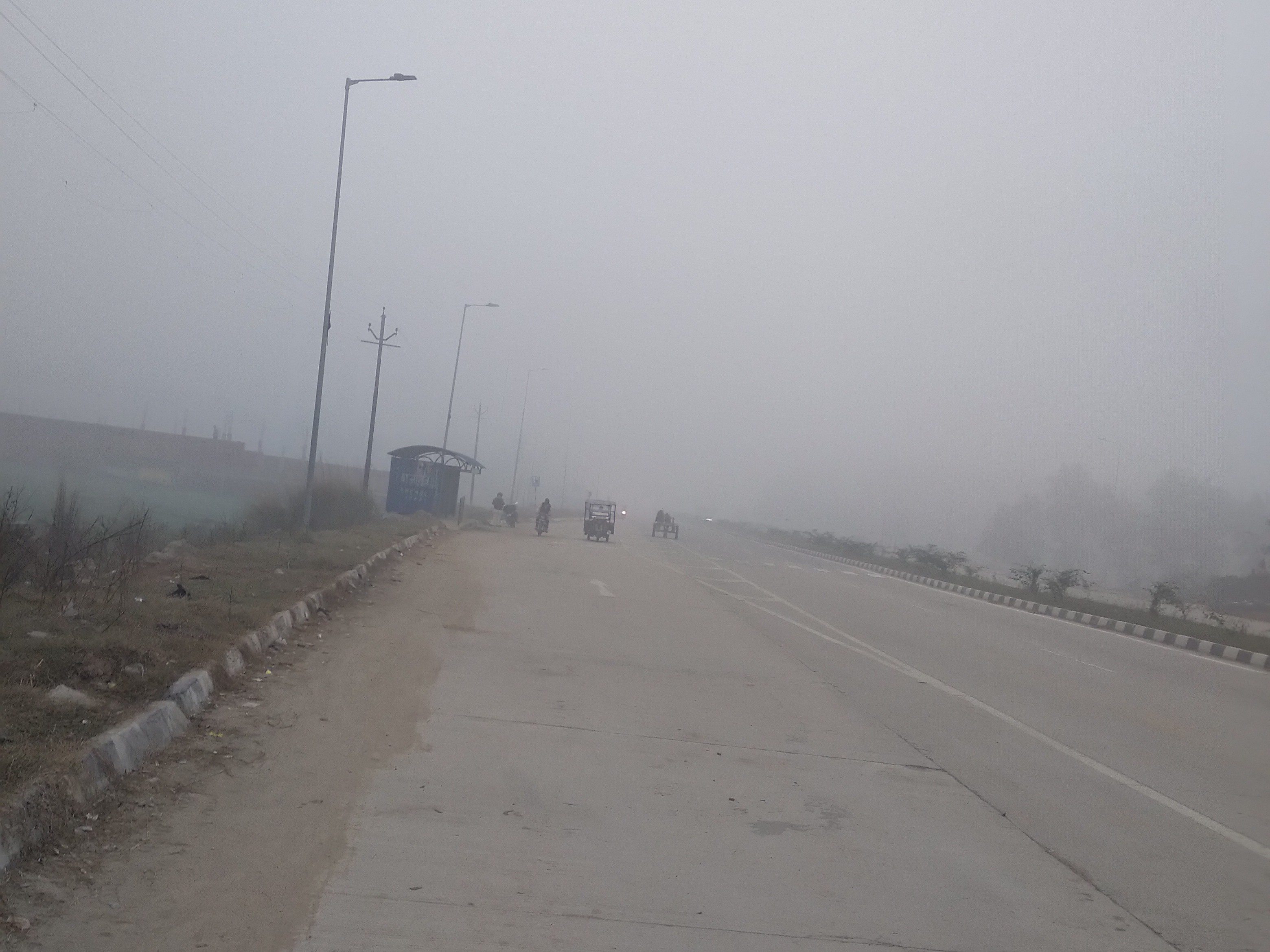 Cold and dense fog in Gagaha