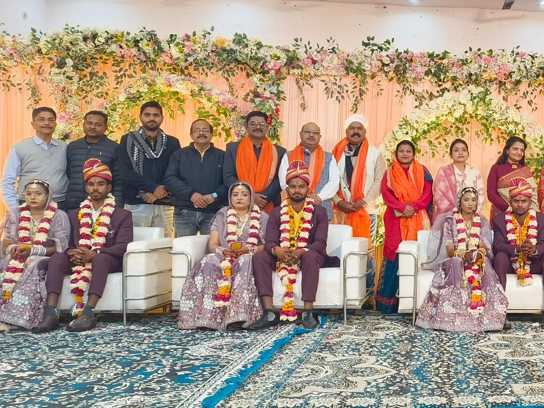 Five couples get married in Lucknow | लखनऊ में 5 जोड़ों का विवाह संपन्न ...