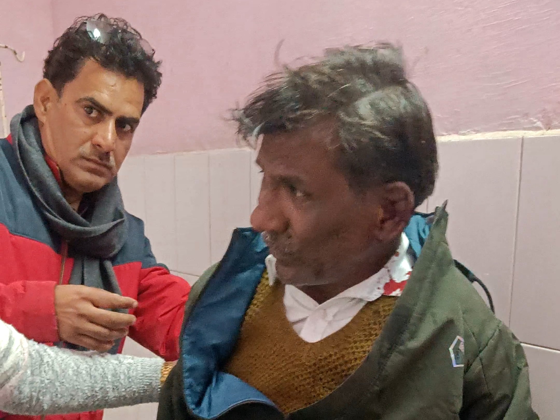 Bike skids in Manikpur, farmer seriously injured | मानिकपुर में बाइक फिसली, किसान गंभीर घायल ...