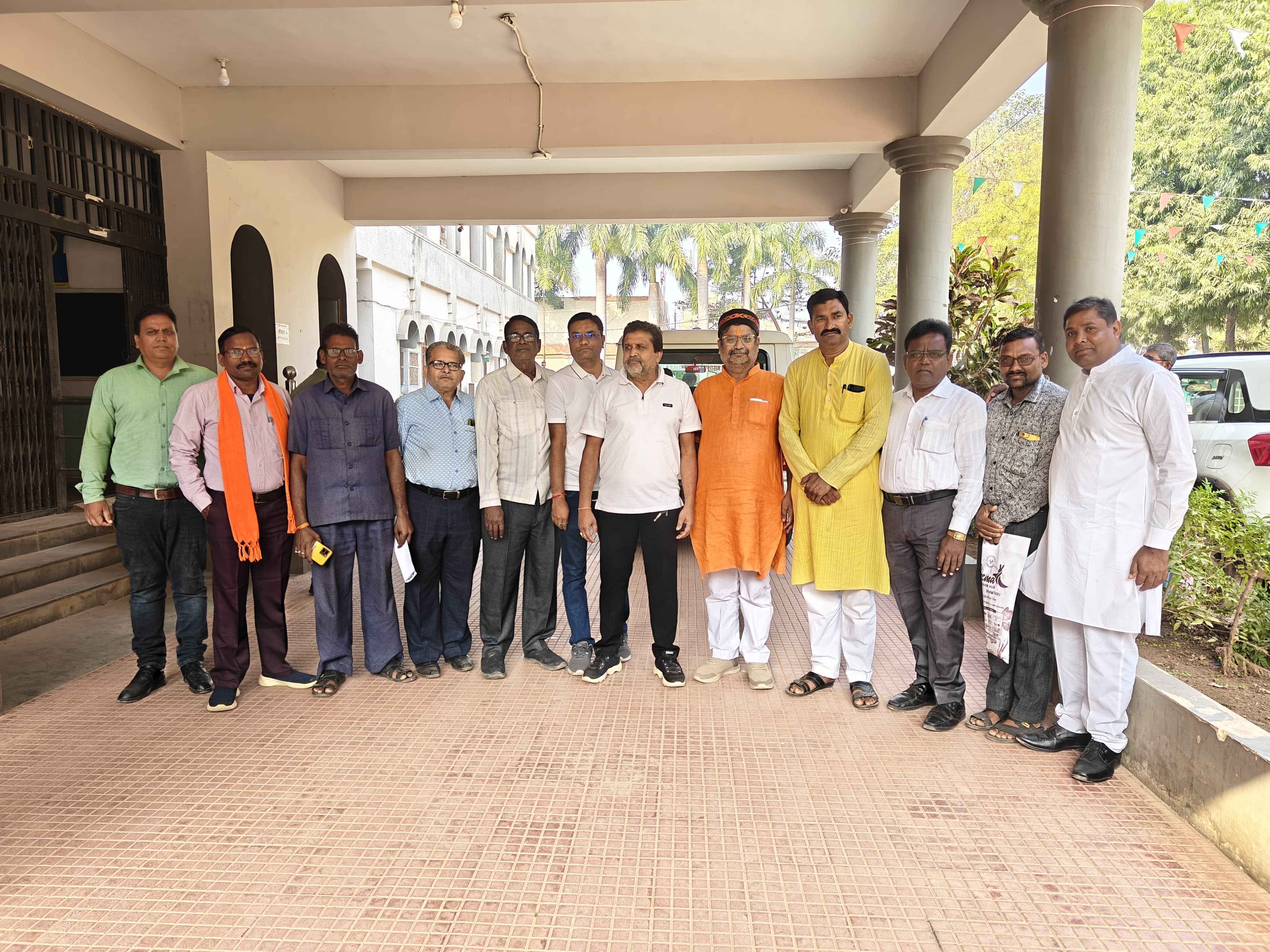 Dhamtari bandh called, all Hindu society reached the collectorate
