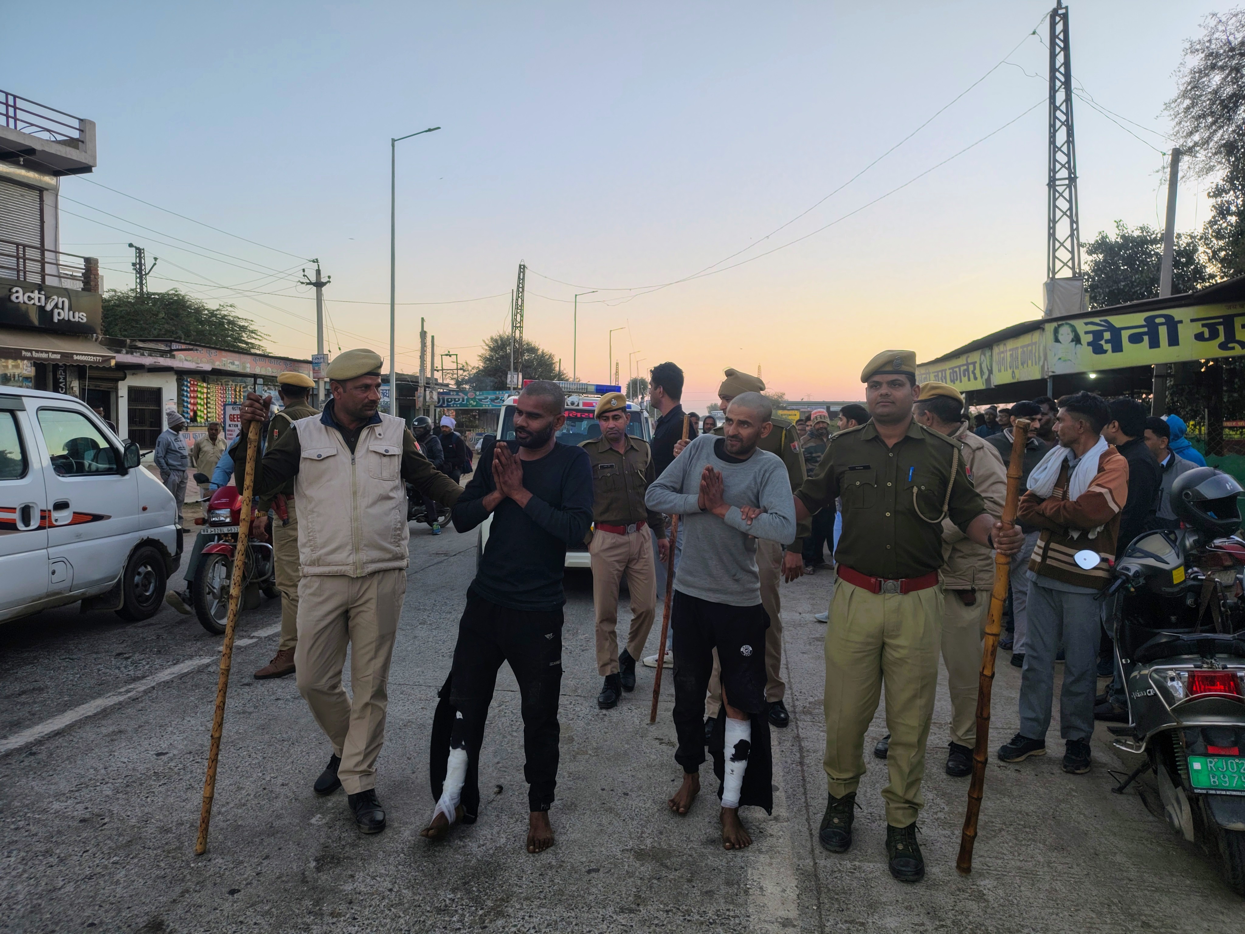 MLA's son, those who threatened the Sarpanch arrested | विधायक पुत्र ...