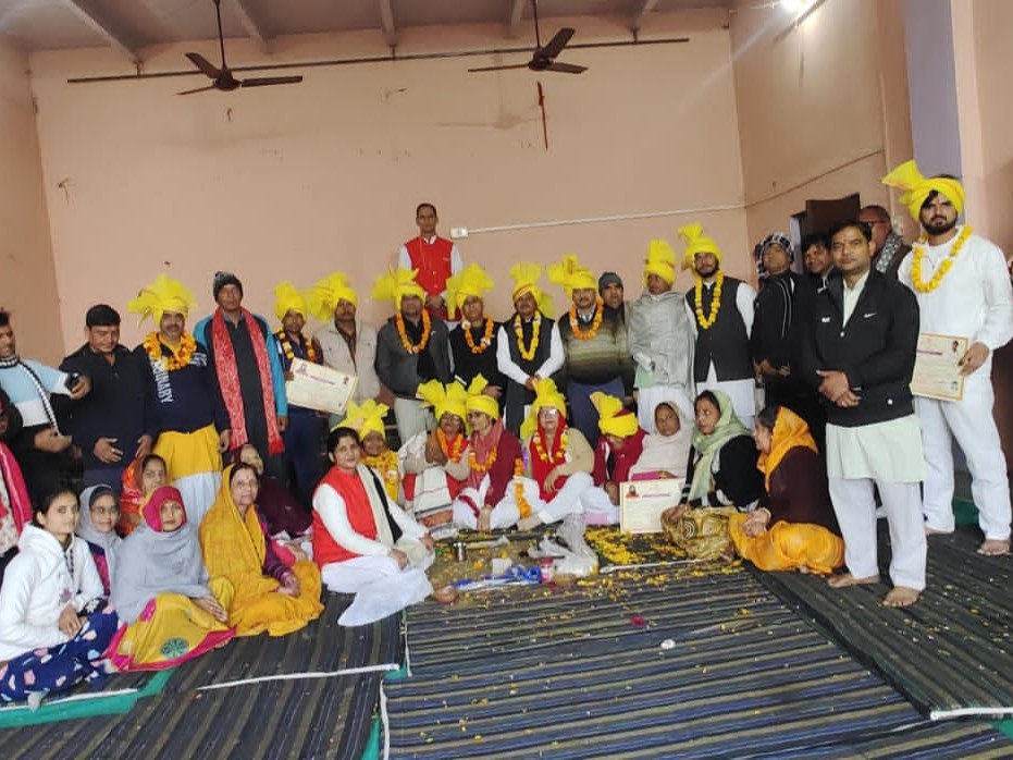 Chief Yoga Teachers of Patanjali Yogpeeth honored