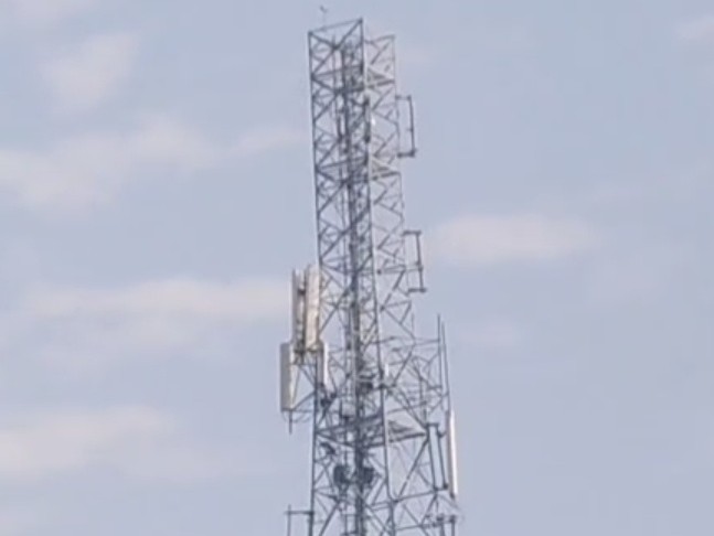 Jio network down in Kurebhar | कूरेभार में जियो नेटवर्क ठप: बिजली कटते ...