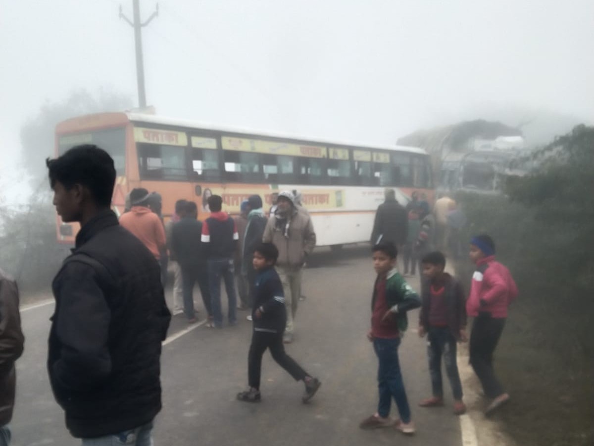 Roadways bus collides with track in Hardoi