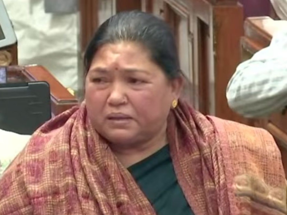 Pratappur MLA Vijma Yadav cried again in the House. | सदन में रो पड़ीं ...
