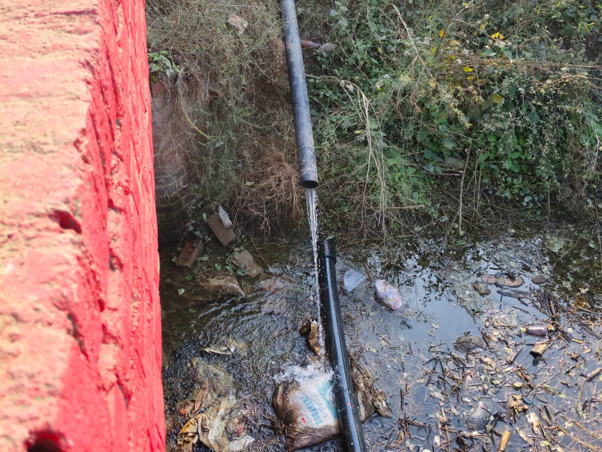 Drinking water pipeline under Jal Jeevan Mission broke in Ureng