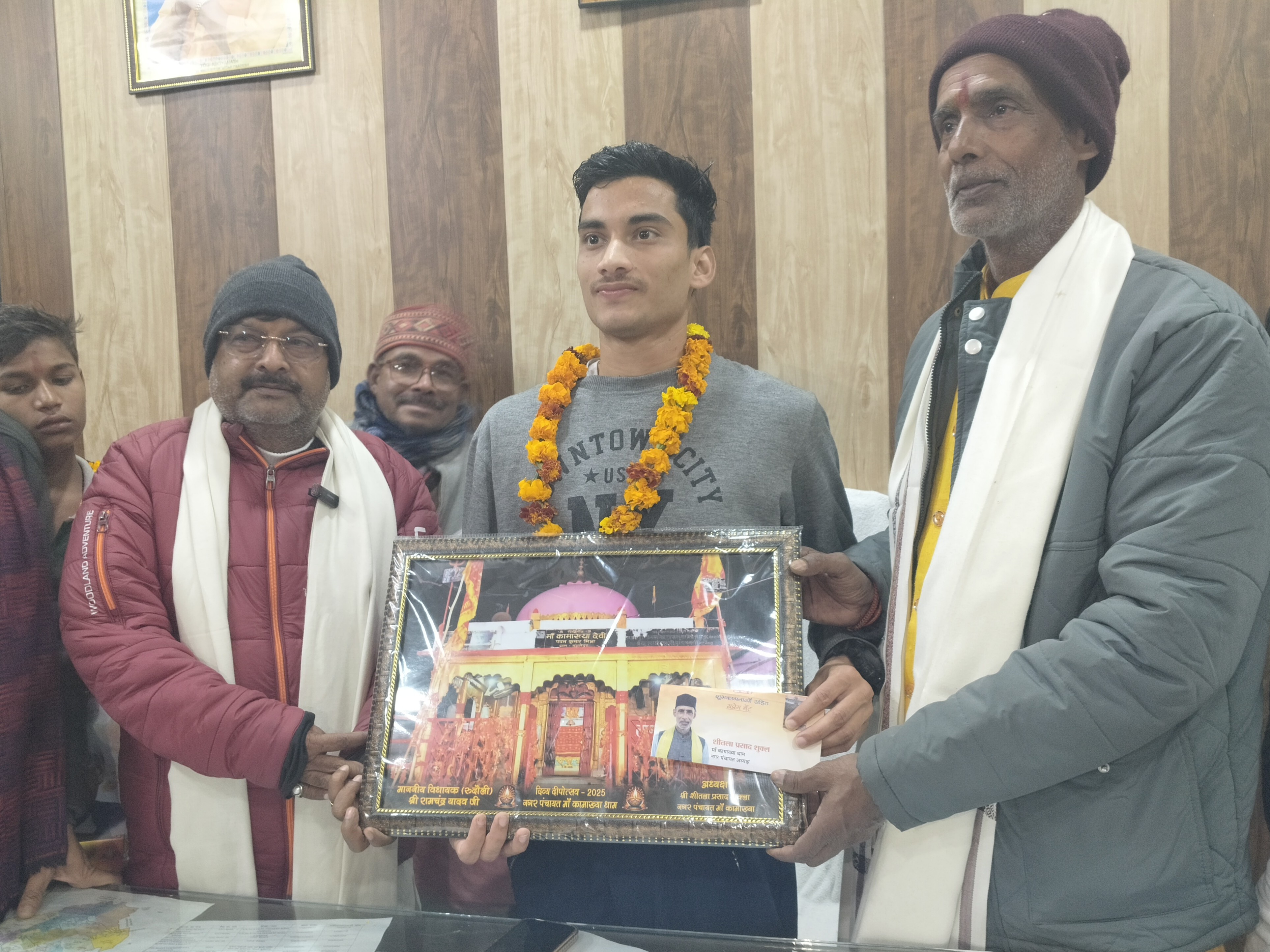 Enthusiasm shown in Run for Bijli Pasi race in Samshi | सैमशी में रन ...