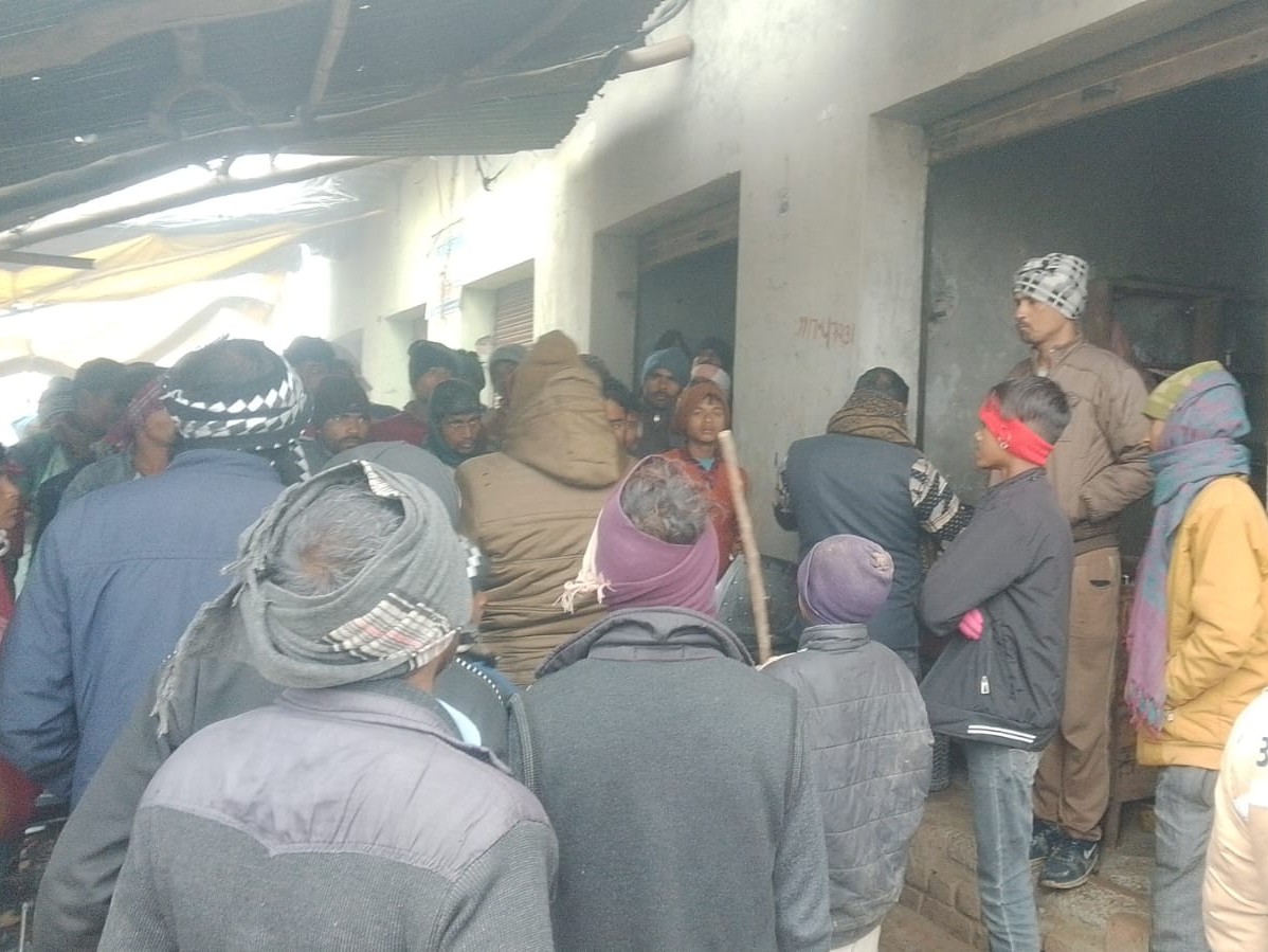 Thieves broke into more than 12 shops in Bareilly | बरेली में चोरों ने 12 से अधिक दुकानें तोड़ीं ...