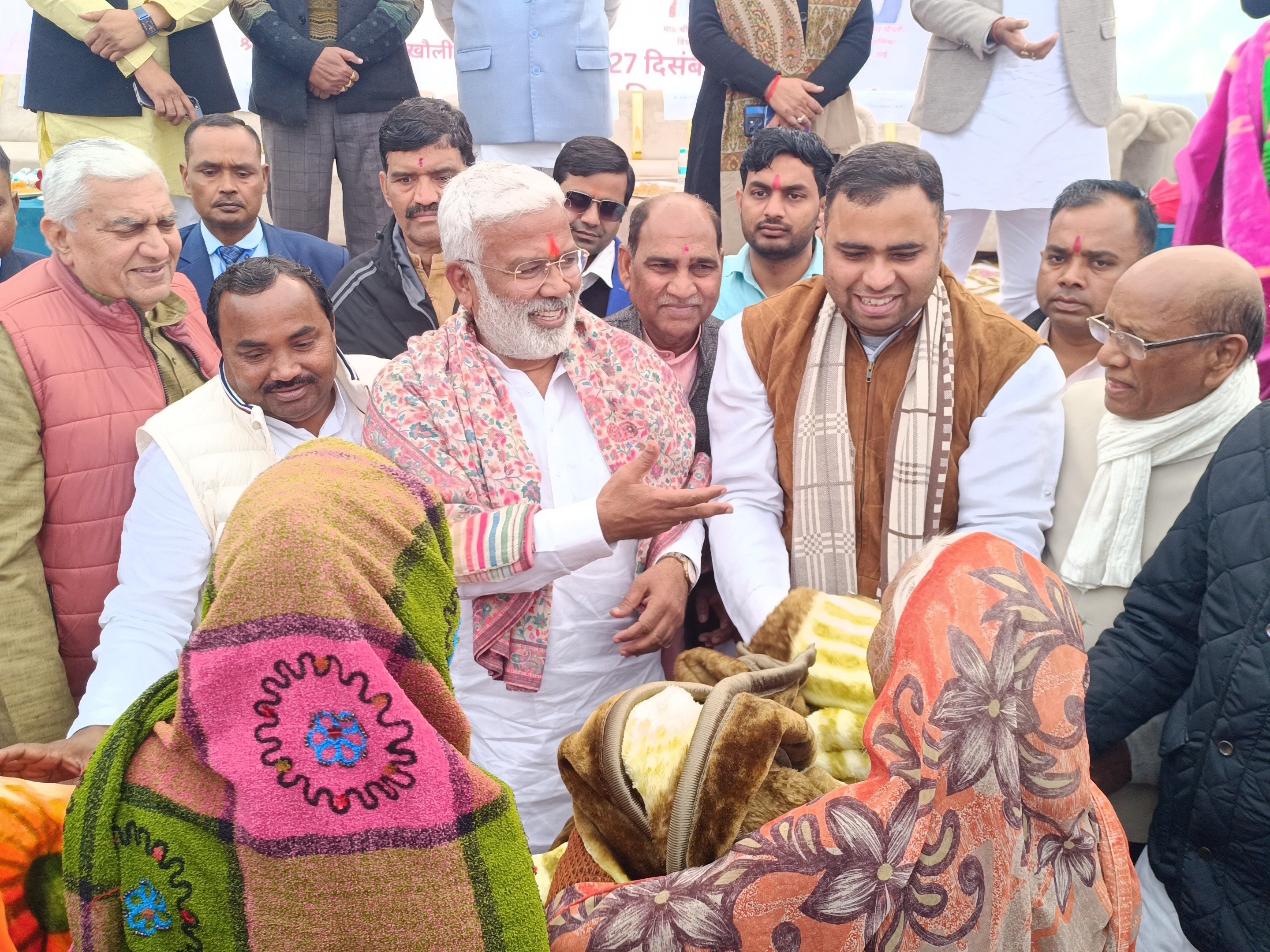 Blanket distribution in memory of former block chief in Jakholi | जखौली ...