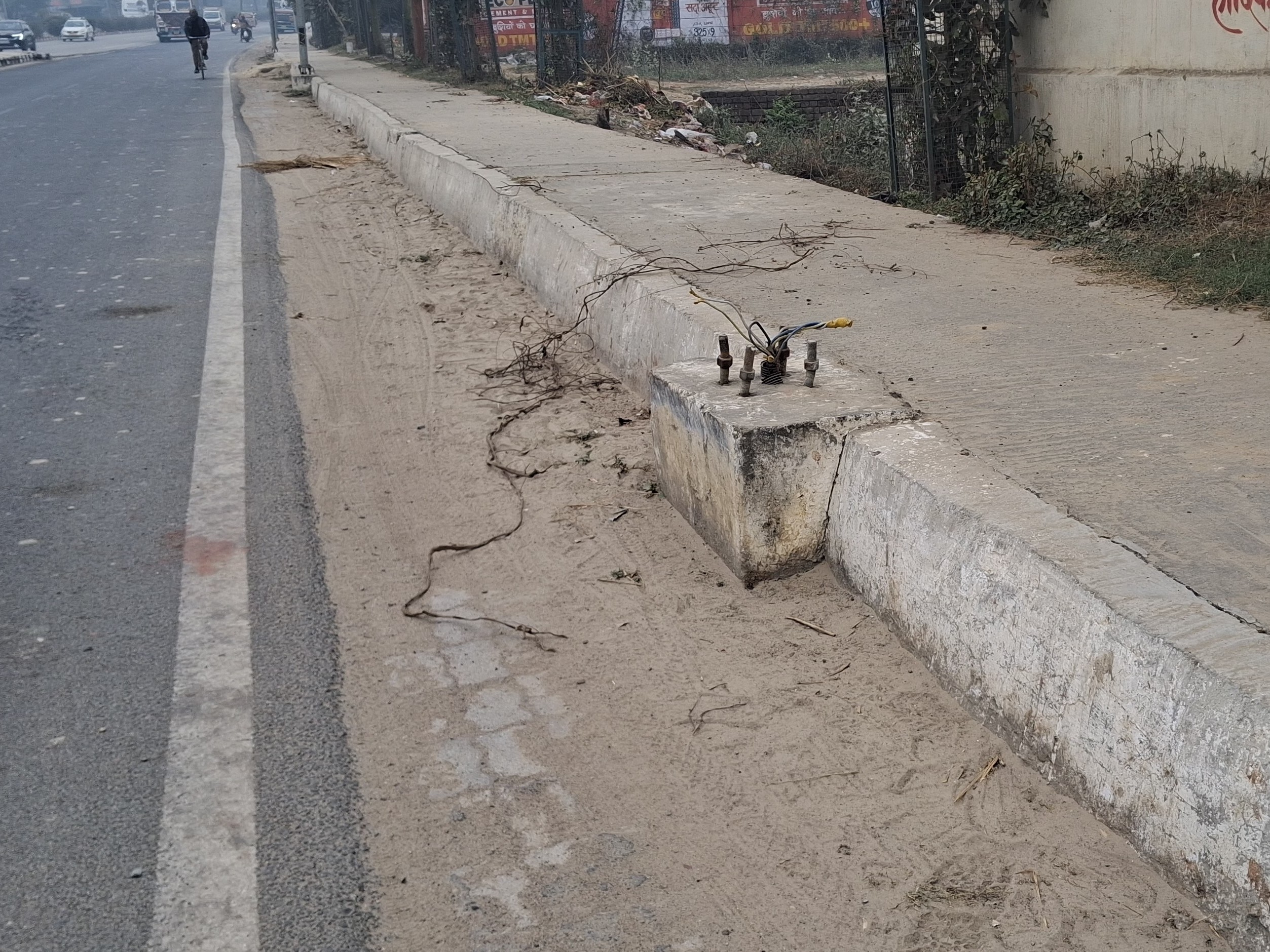 Streetlights missing on Varanasi-Lucknow highway