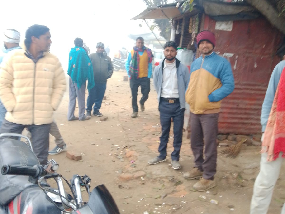 Thieves broke into more than 12 shops in Bareilly | बरेली में चोरों ने 12 से अधिक दुकानें तोड़ीं ...