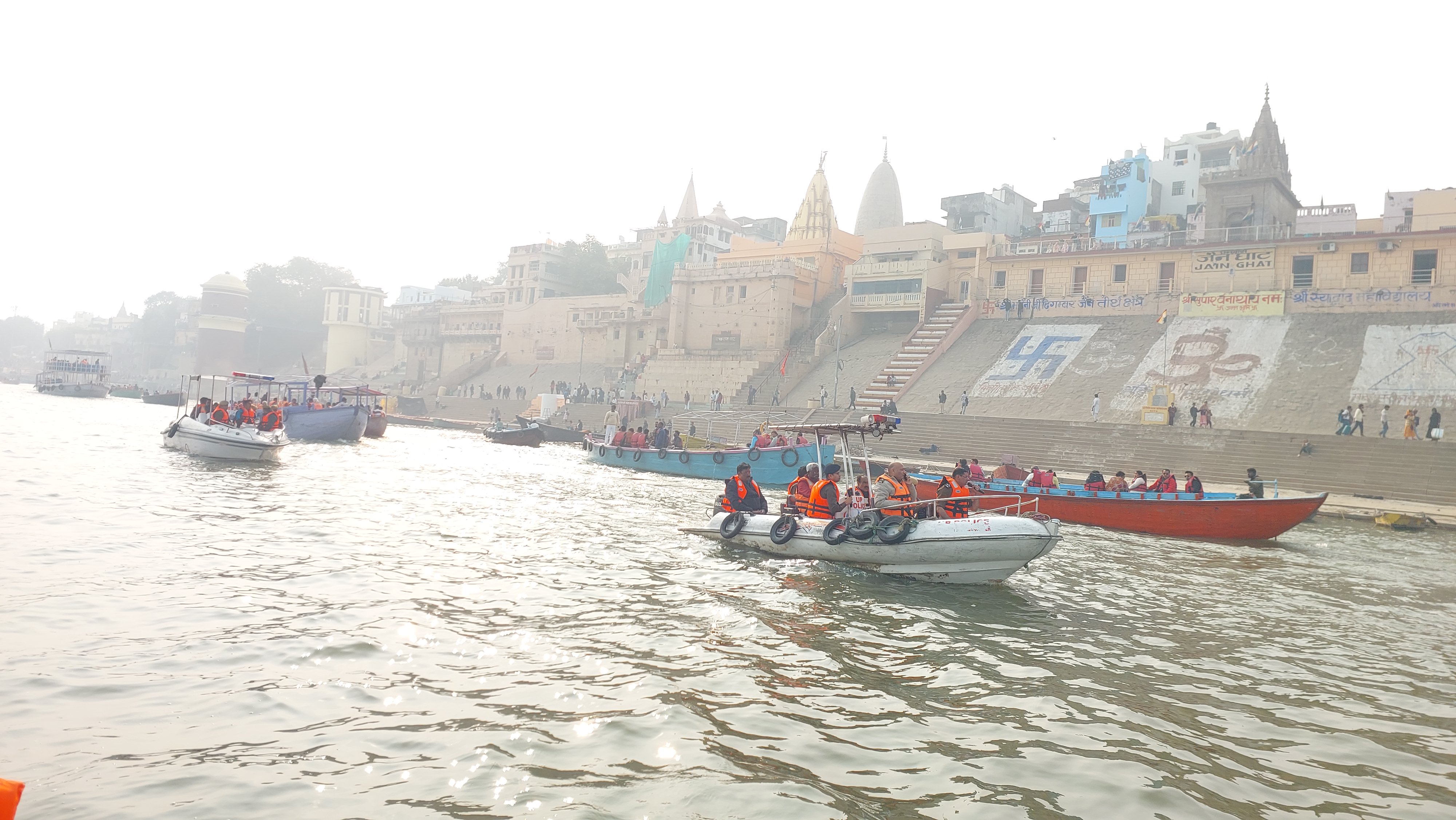 The cold in Varanasi broke a 12-year record. | वाराणसी में ठंड ने 12 ...