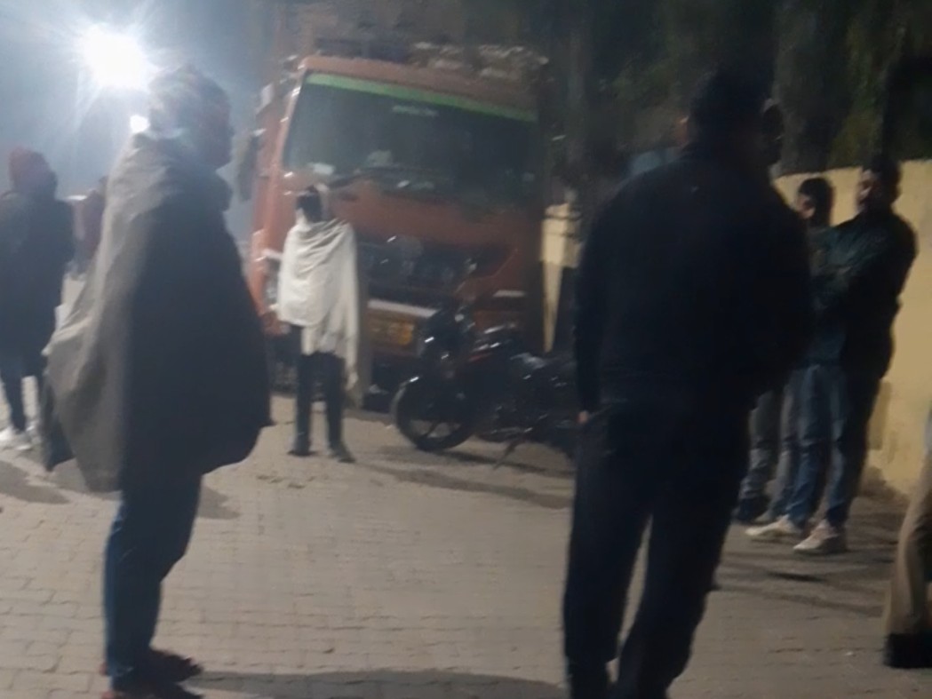 Minor girl alleges forced marriage at CNG pump | सीएनजी पंप पर नाबालिग ...