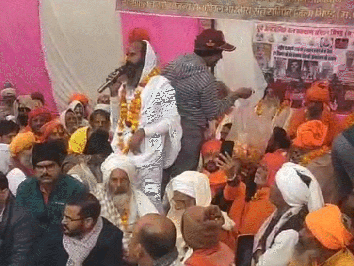 'No road-no toll', saints make highway toll free in Bhind | Dandraua ...