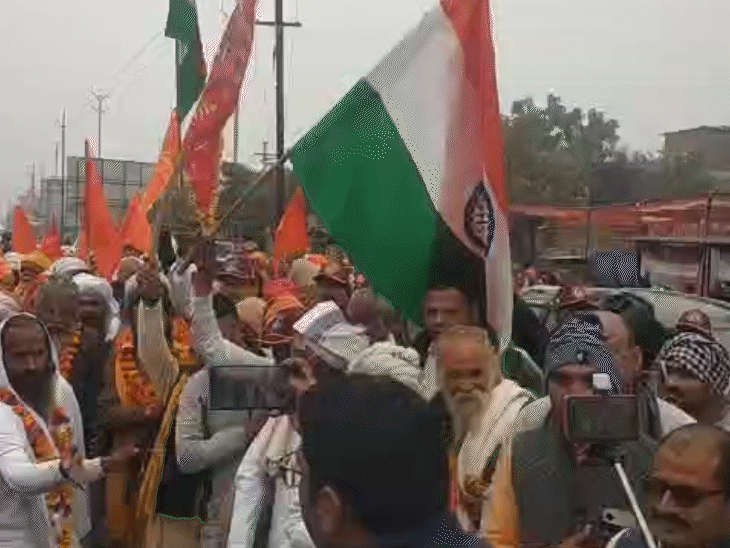 'No road-no toll', saints make highway toll free in Bhind | Dandraua ...