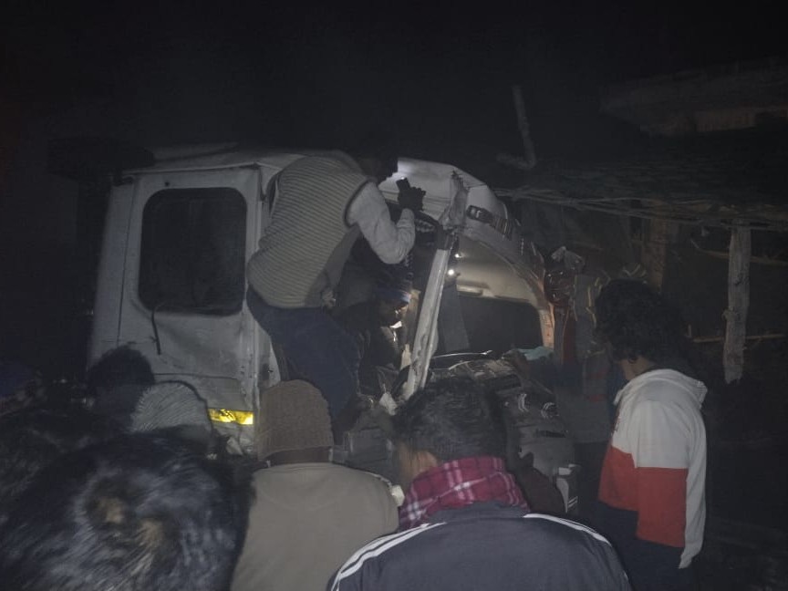 Truck-tractor collision in Bangra Bangri | बंगरा बंगरी में ट्रक ...