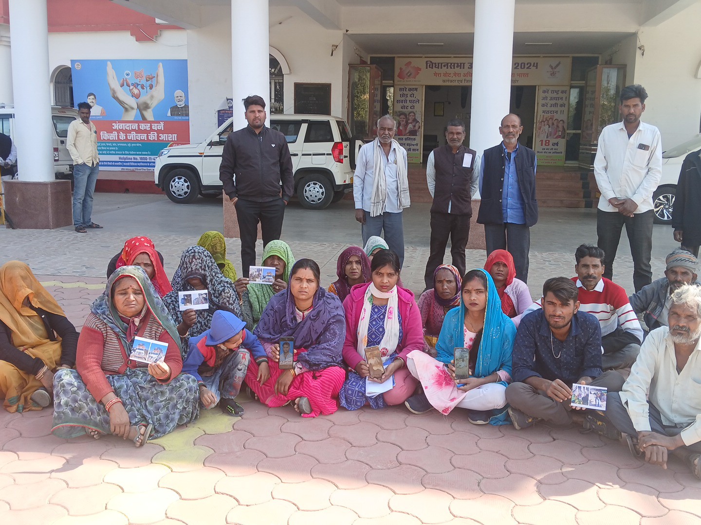 Accused of calling son's murder case an accident | बेटे की हत्या के ...