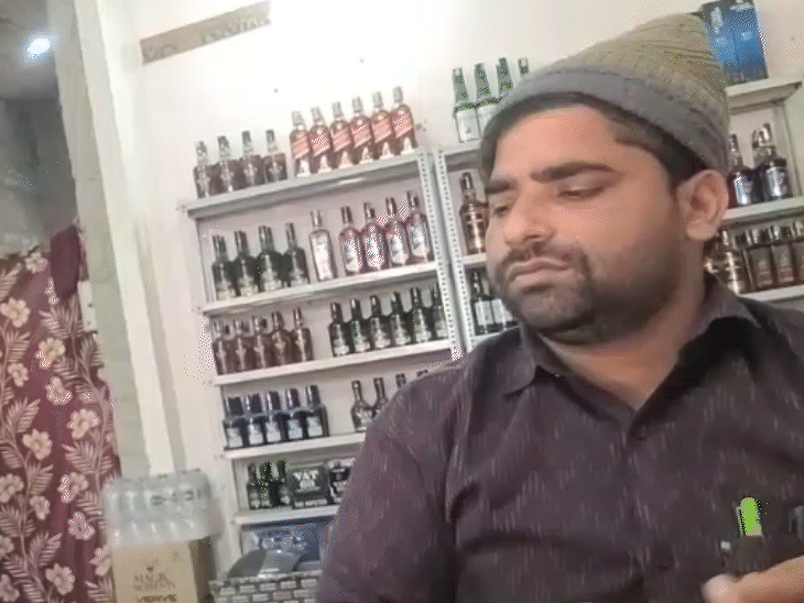Liquor deal from AC first class coach of train