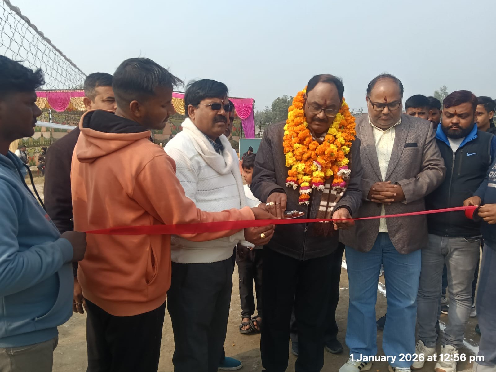 Tirwa and Umaran won the volleyball champion trophy | तिर्वा और उमरैन ...