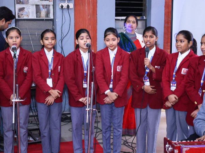 Schools up to class 12 will remain closed till January 4. | 12 वीं तक ...