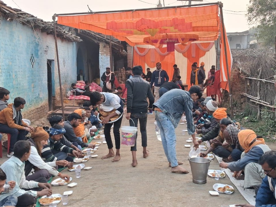 Kanya Bhoj organised on the new RCC road in Lamheta | लमेहटा में नई RCC ...