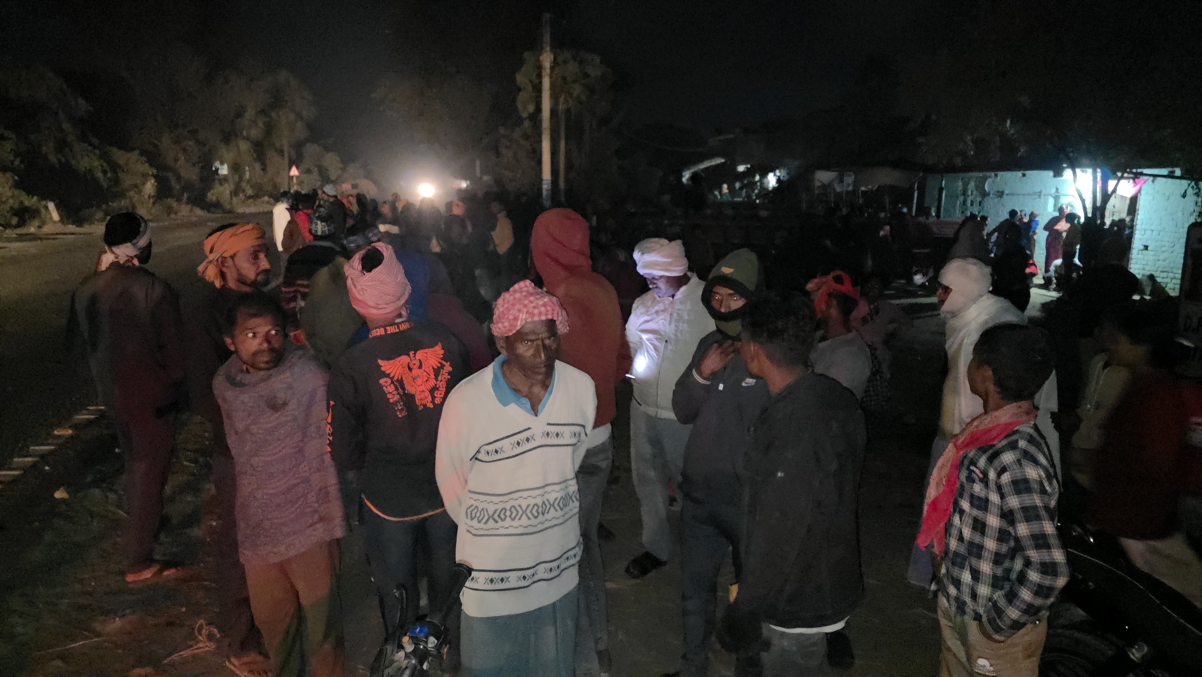 violent clash between two groups in Aurangabad, nine people injured.