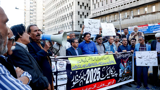 7 Imran Khan Supporters Get Life Term in Pakistan News | Bhaskar English